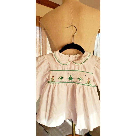 Petit Ami | Dresses | Petit Ami Girls White Smocked Frog Embroidery ...